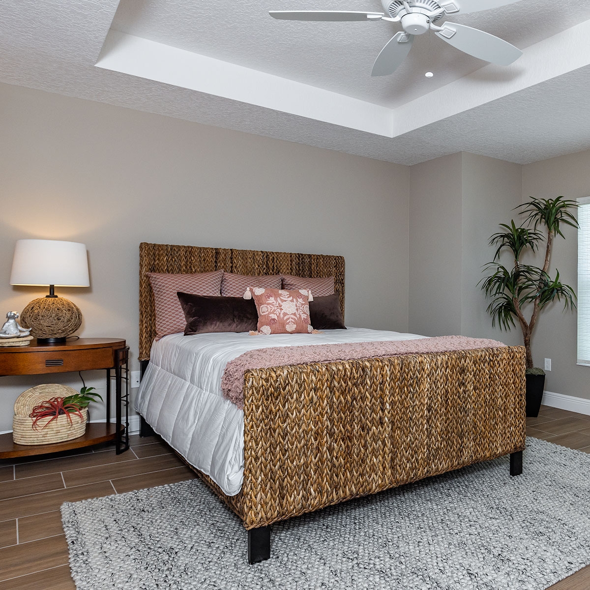 MAUI SEAGRASS WOVEN BED